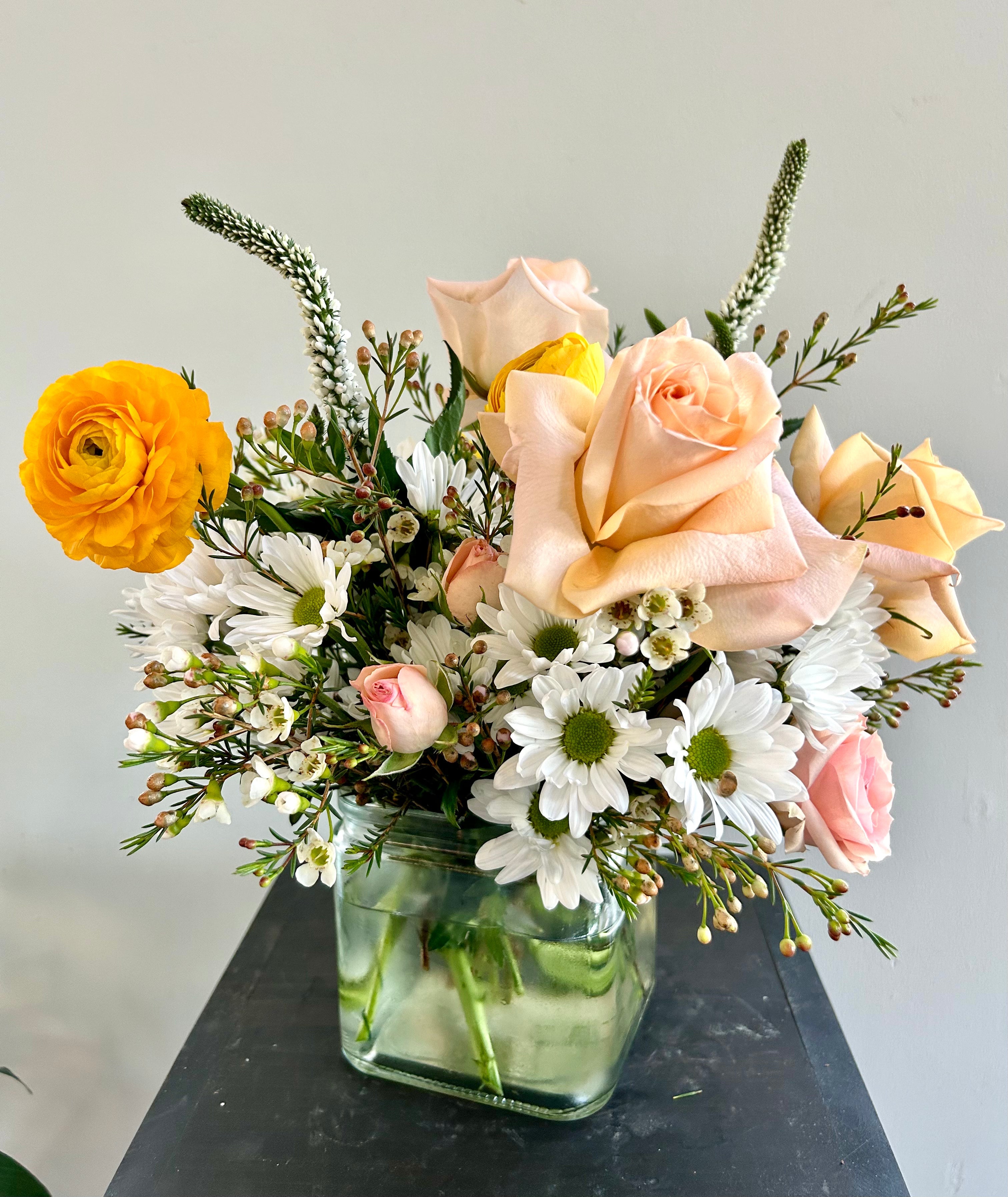 Peach Daisy Cube Centerpiece Arrangement – Ottawa Wedding Flowers